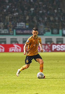 Soccer player Adam Najem achieves goal of professional career and UA ...